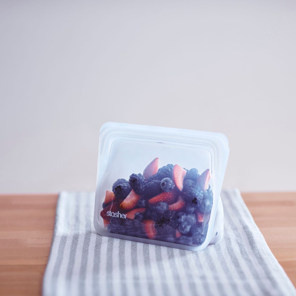 Stasher Stand Up Silikonepose Lille 828 ml, Clear - Øvrig Køkkenopbevaring - WWW.HJEM.DK ApS