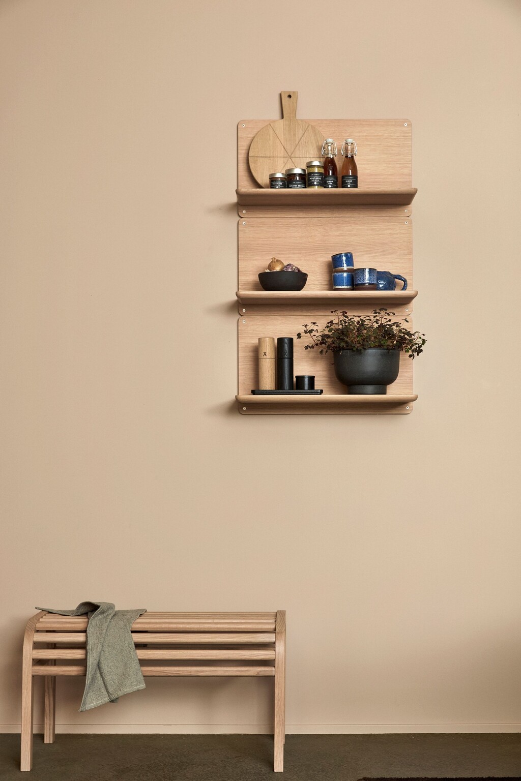 Andersen Furniture Panel Hylde 60 cm, Eg - Hylder - WWW.HJEM.DK ApS