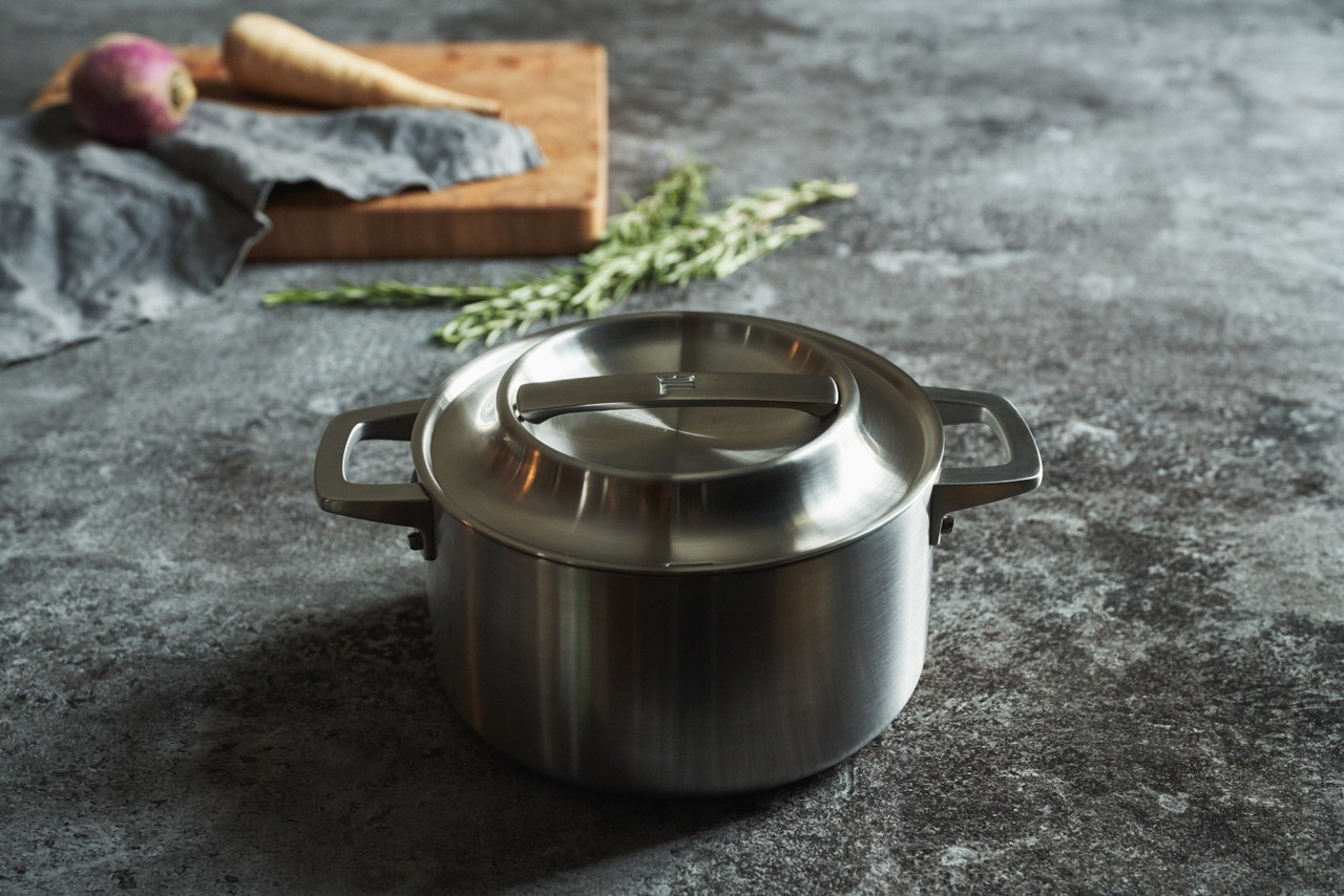 Fiskars Norden Steel Gryde m. låg 3,0 L - Gryder - WWW.HJEM.DK ApS