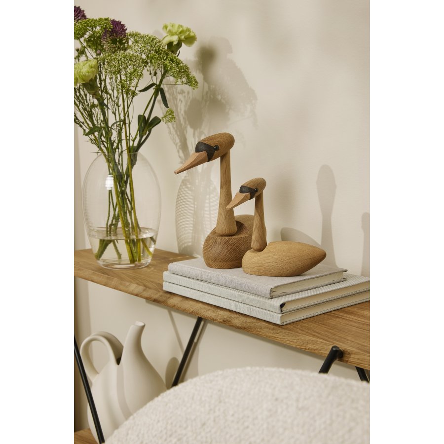 Spring Copenhagen Svaneungen 13,2 cm, Eg - Træfigurer - WWW.HJEM.DK ApS