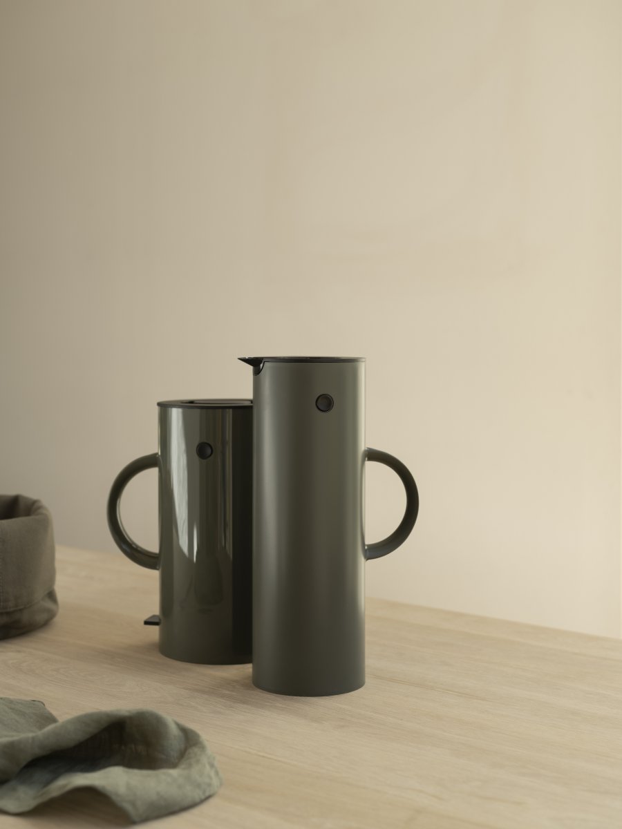 Stelton EM77 Elkedel 1,5 L, Dark Forest - Elkedler - WWW.HJEM.DK ApS
